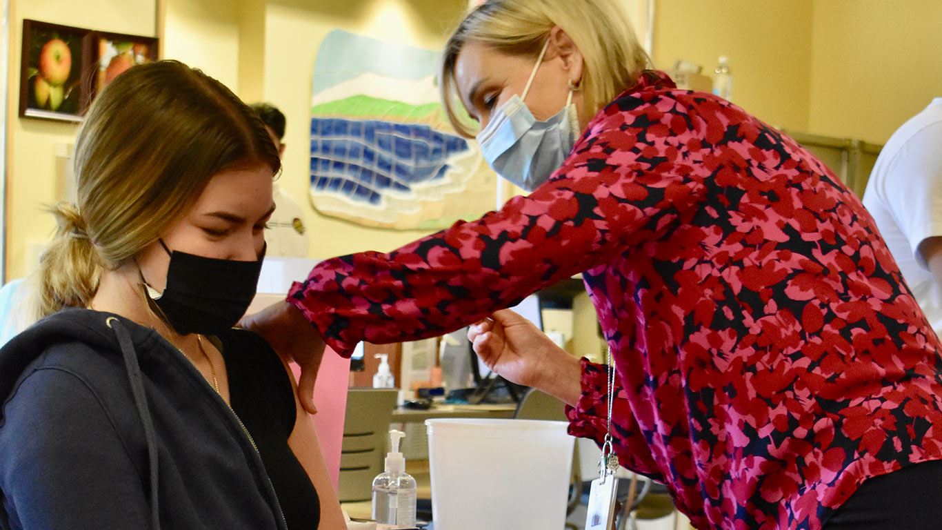 Hundreds Receive Covid Vaccines during Community Event - Lompoc Valley ...